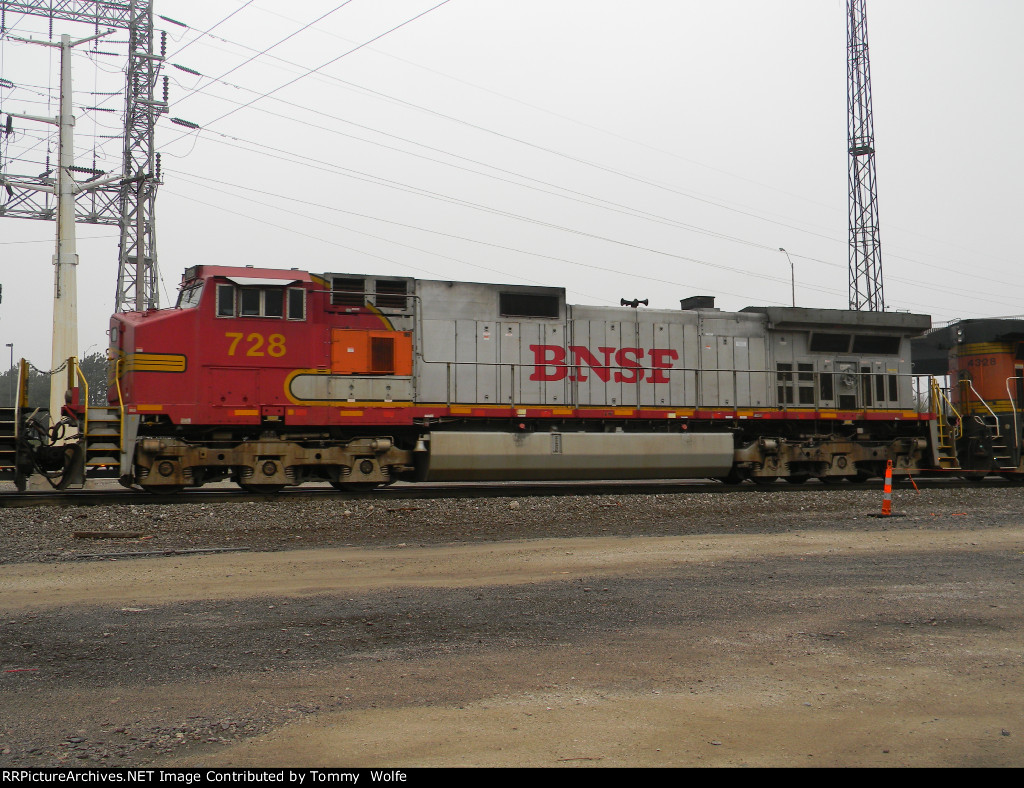 BNSF 728